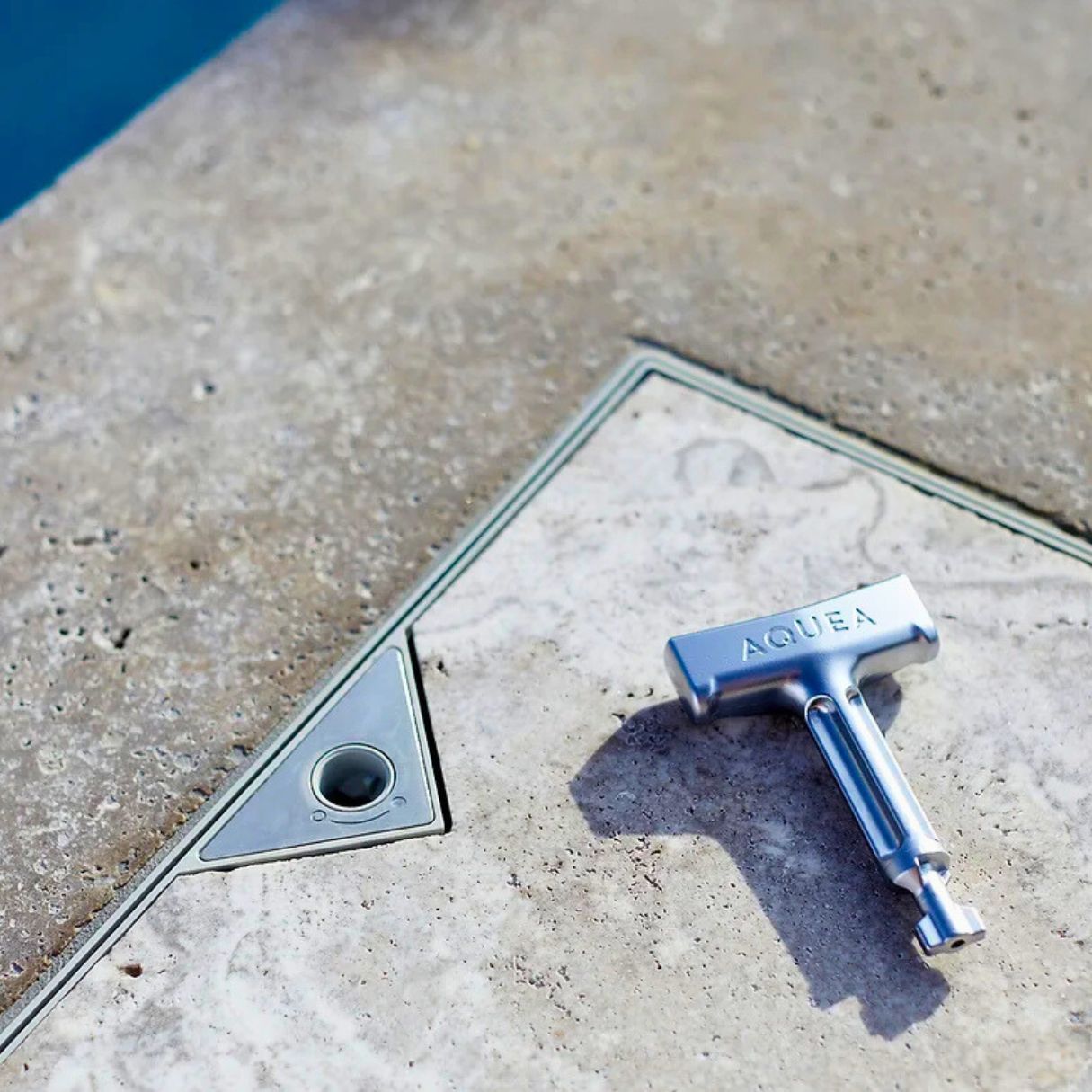 V-LOCK Concealed Skimmer Lid 475-223 - Ultraviolet Systems Inc.